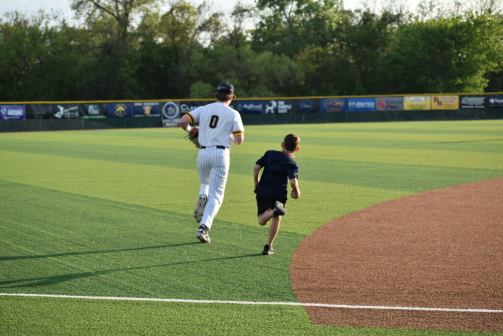 Jackets Win with Seven Runs in Final at Bat | Ville Digital Sports ...